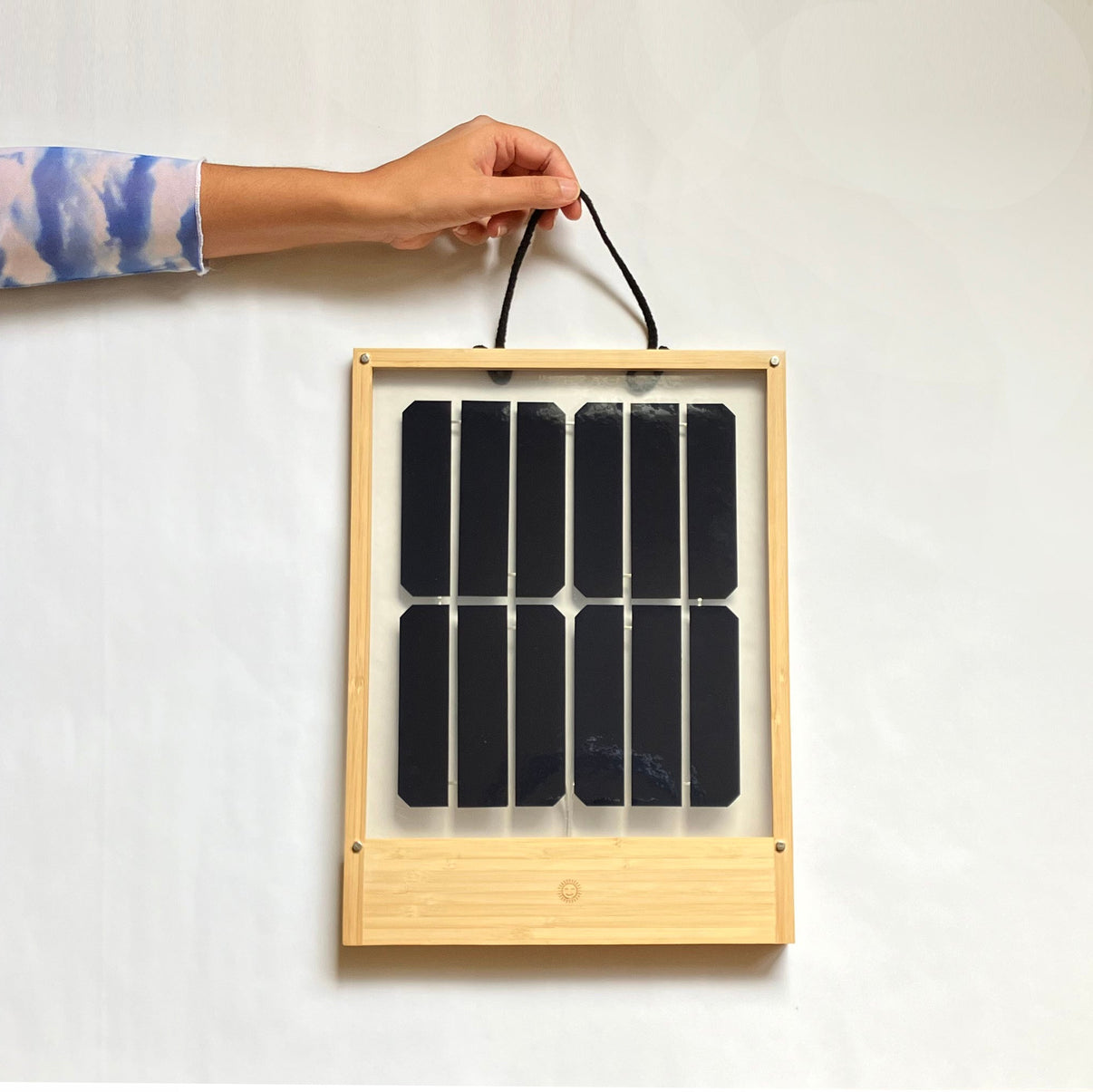 Window Solar Charger, 2nd Edition – Grouphug
